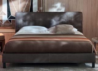 Molteni & C Anton Bed by Vincent van Duysen | Molteni Designer Furniture