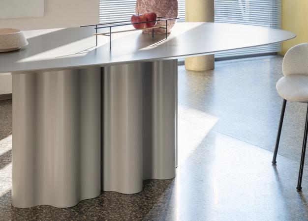 Saba Teatro Magico Round Dining Table | Saba Dining Tables| Saba Italia ...