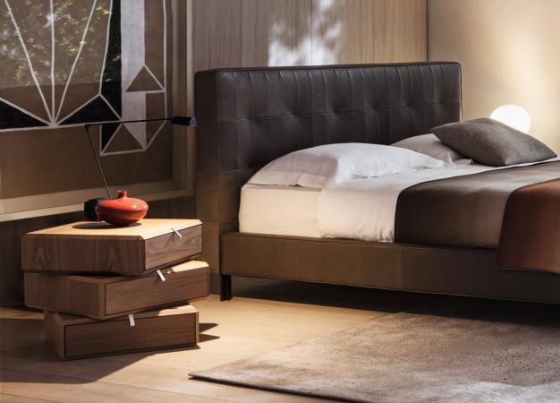 Molteni & C Side Table by Ron Gilad | Molteni Designer Furniture